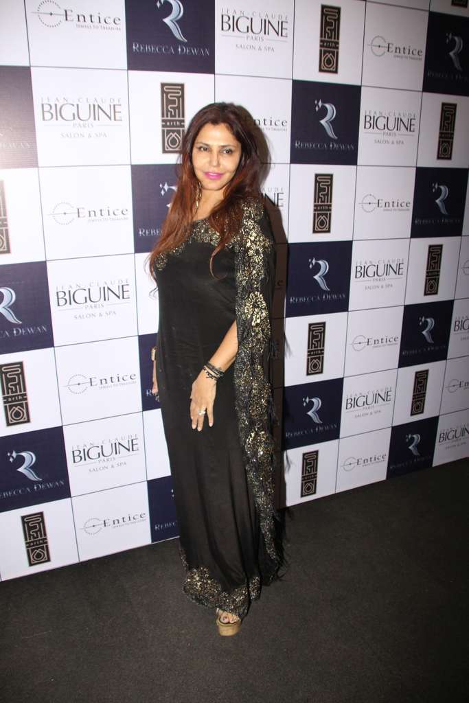 Malaika Arora Khan, Sushmita Sen, Dino Morea, Mandira Bedi, Nidhhi ...