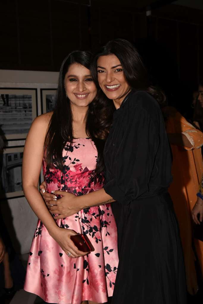 Malaika Arora Khan, Sushmita Sen, Dino Morea, Mandira Bedi, Nidhhi ...